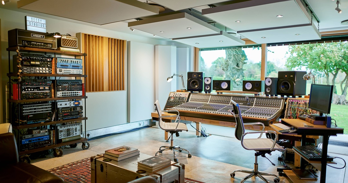 Decoy Studios tour with Cenzo Townshend